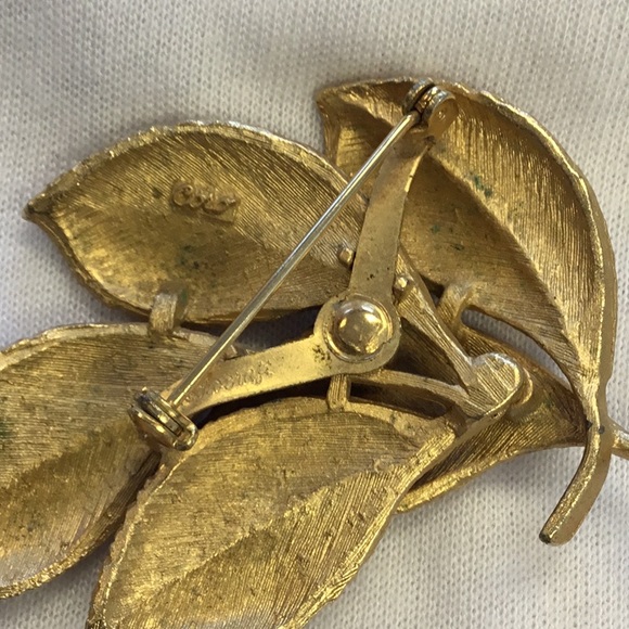 Coro | Jewelry | Vintage Coro Brushed Gold Brooch Pin | Poshmark